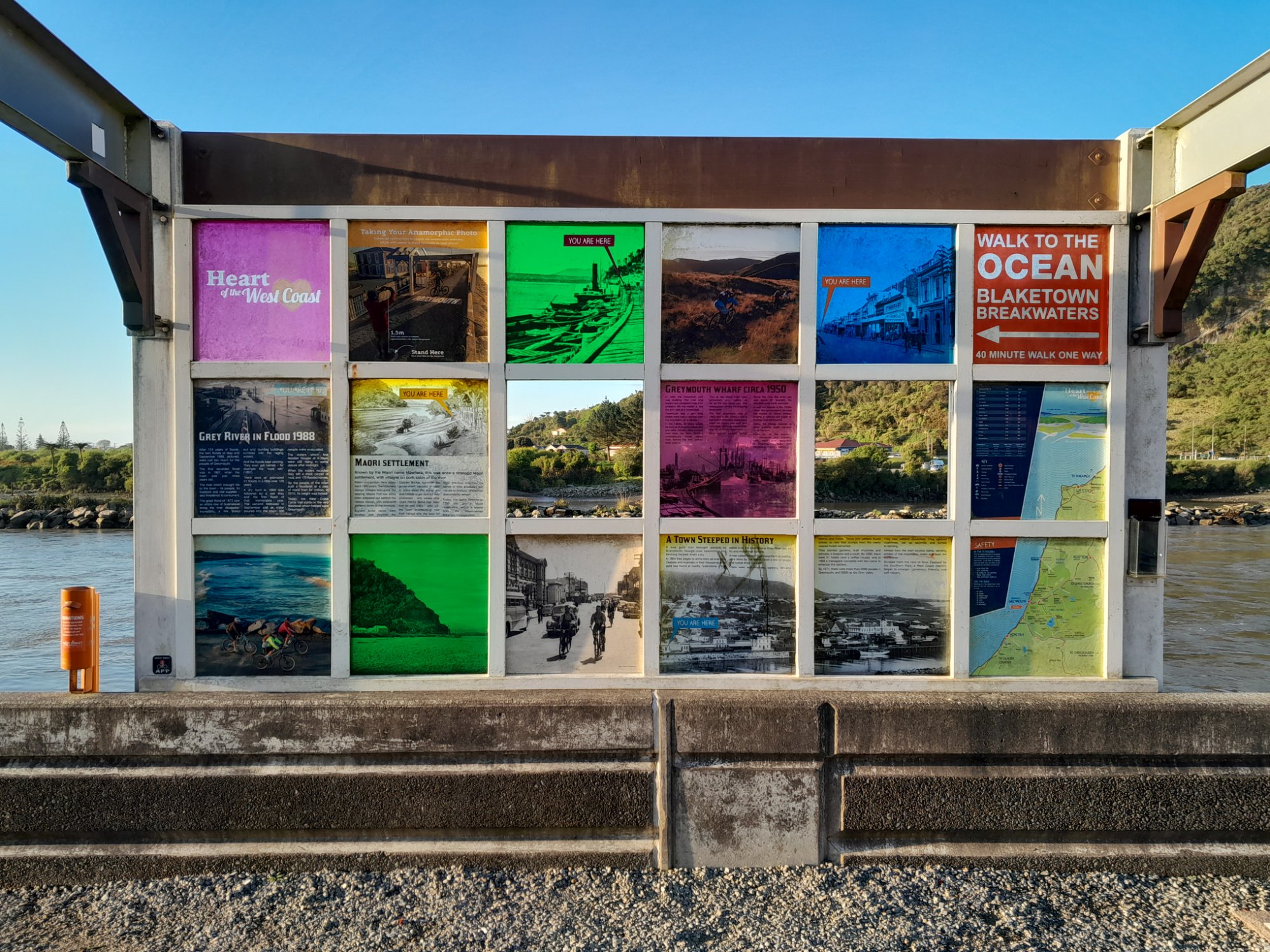Solve Tourism Wall jigsaw puzzle online with 594 pieces