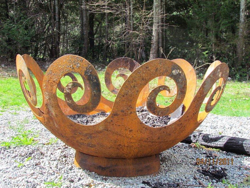 Solve celtic swirl ( fire pit ) hand crafted jigsaw puzzle online with ...