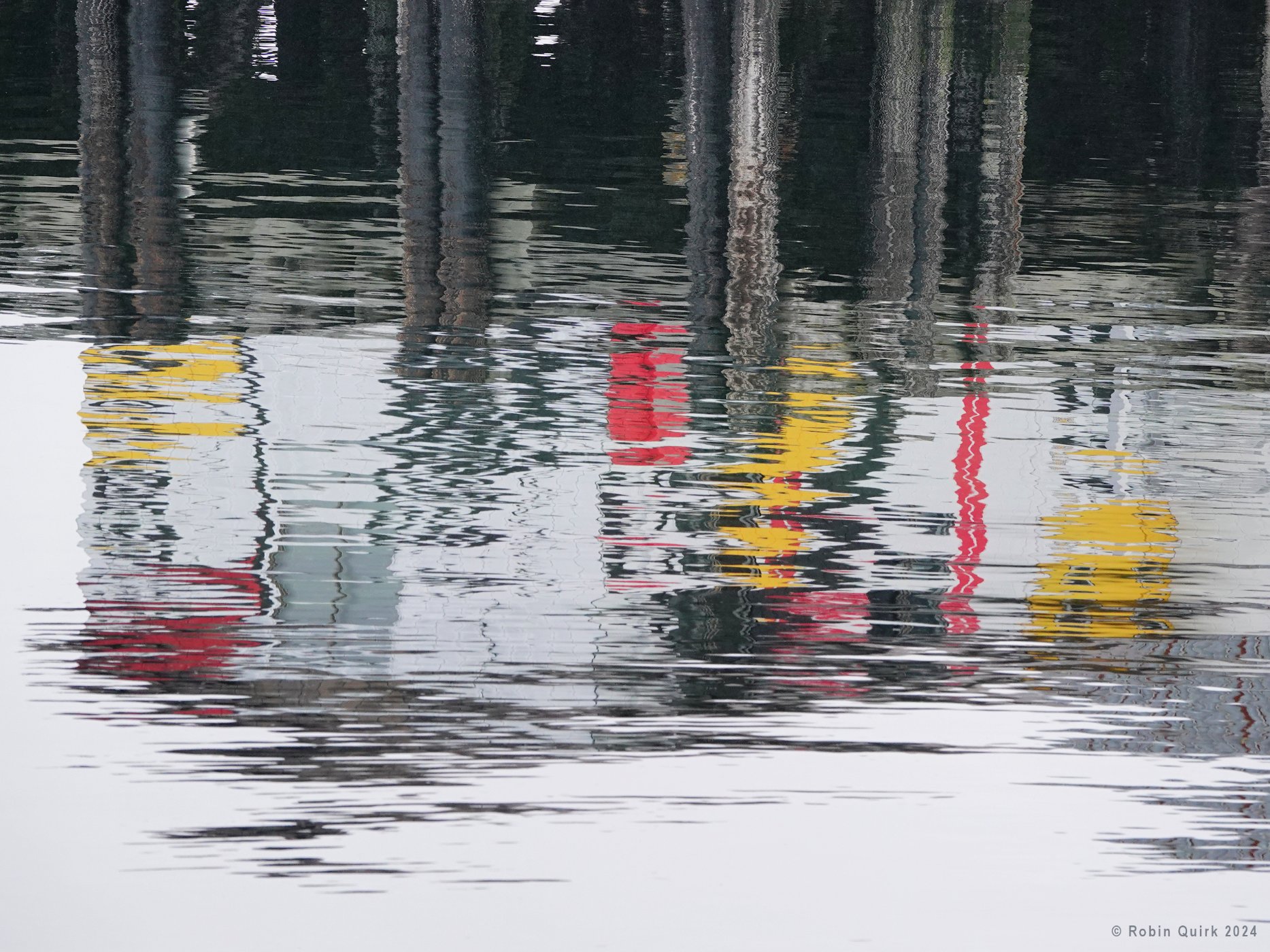 Solve Reflecting jigsaw puzzle online with 70 pieces