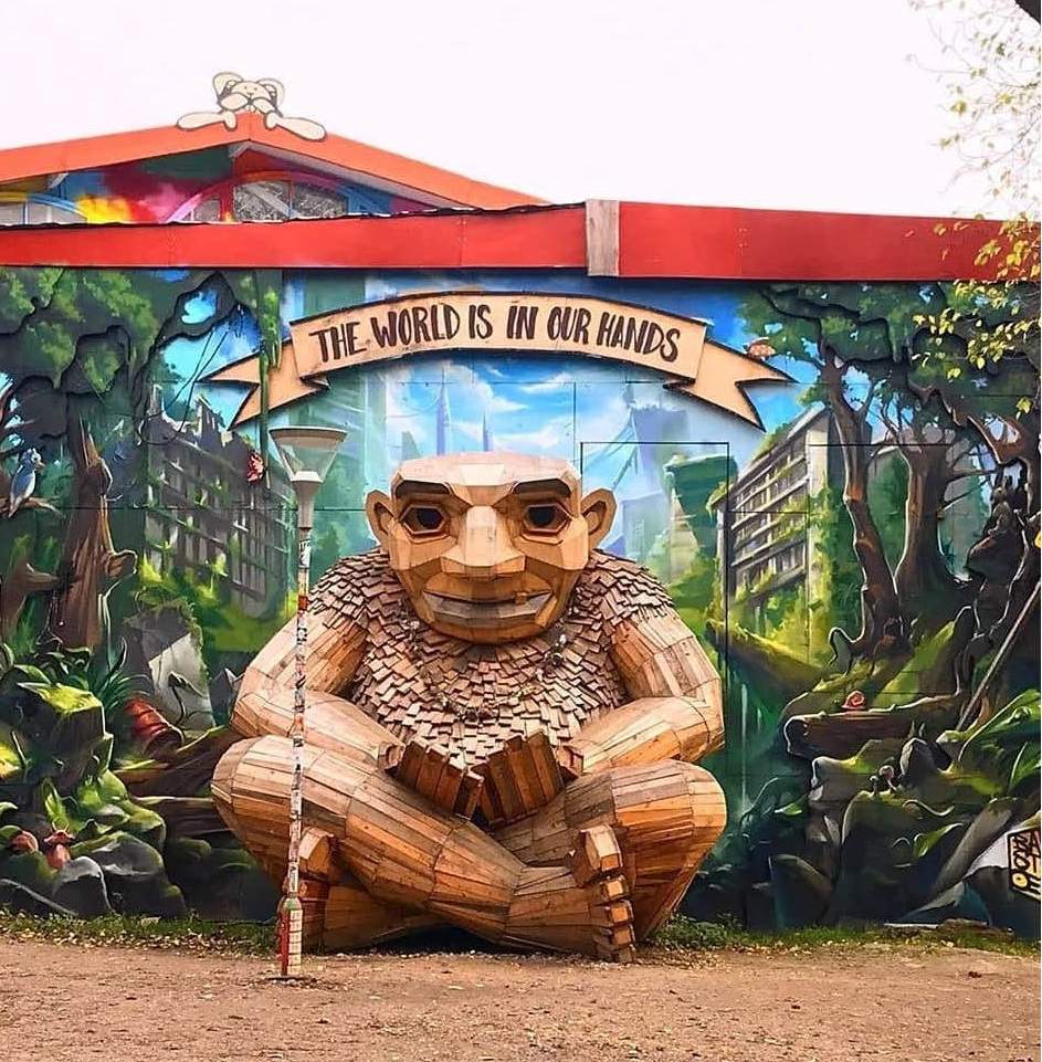 Solve Troll in Denmark :-) jigsaw puzzle online with 25 pieces