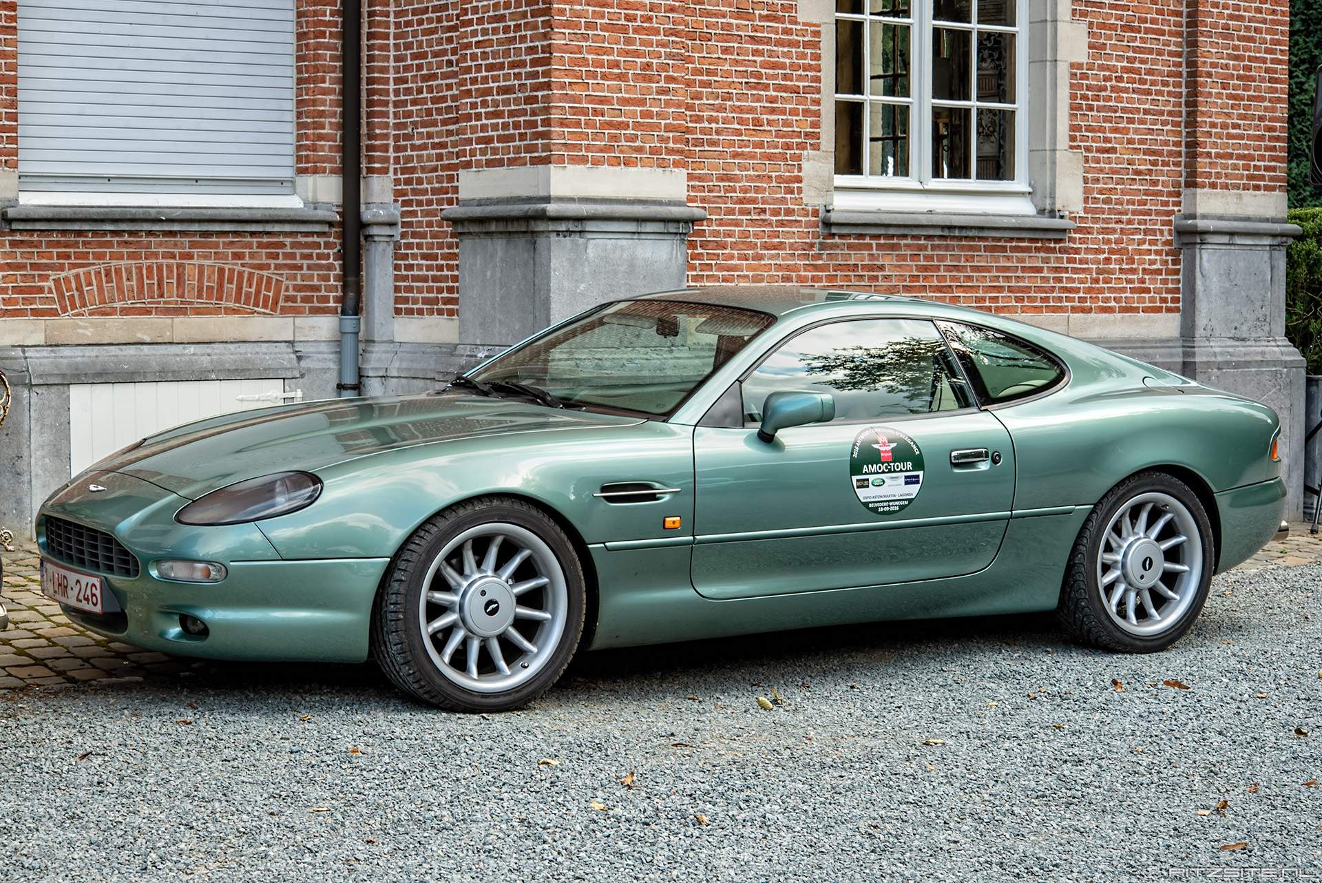 Solve Aston-Martin "DB 7" i6 - 1996 jigsaw puzzle online with 216 pieces