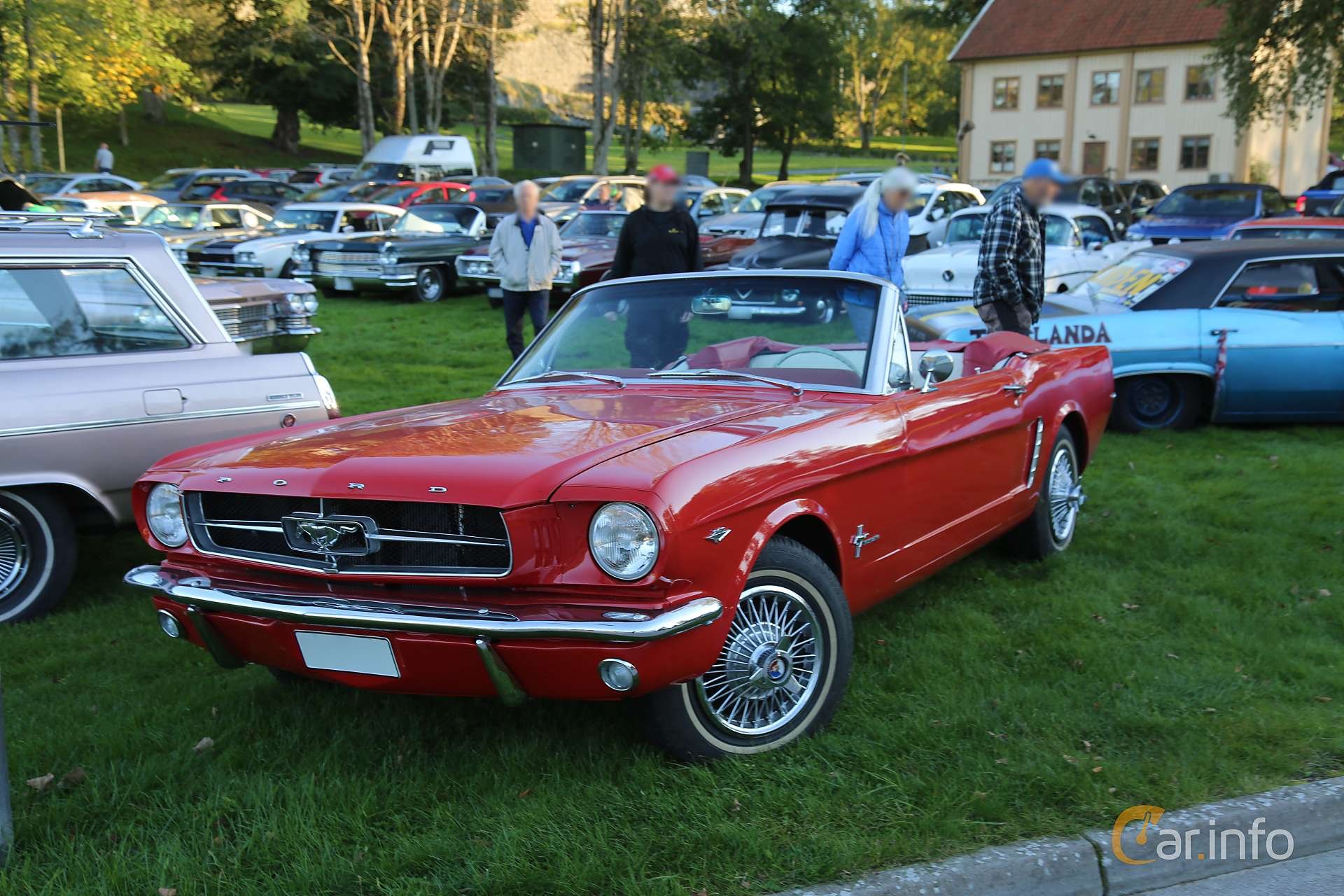 Solve 1965 Ford Mustang Convertible jigsaw puzzle online with 96 pieces