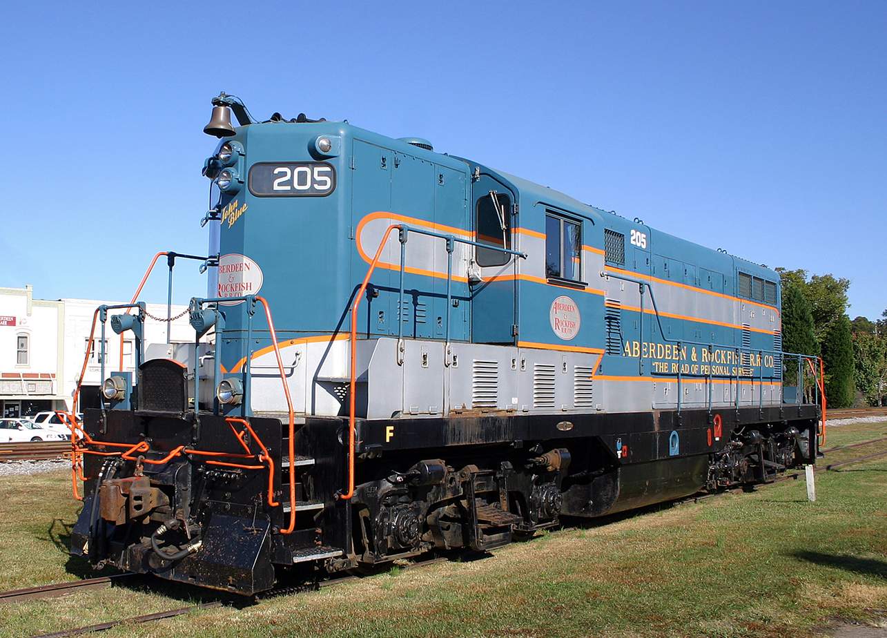 Solve EMD GP7 Aberdeen&Rockfish RR jigsaw puzzle online with 117 pieces