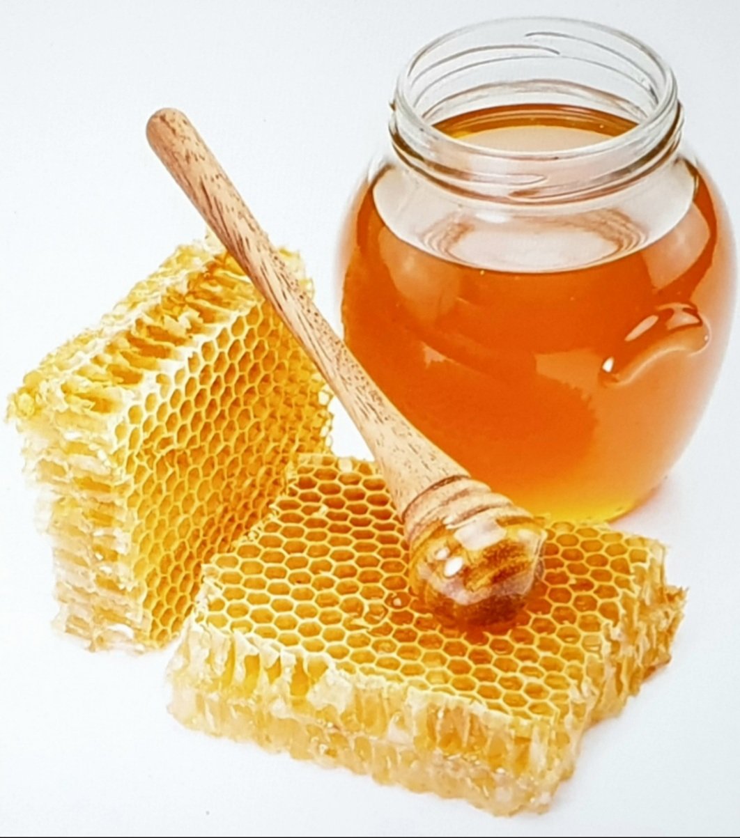 Solve HONEY AND COMBS jigsaw puzzle online with 42 pieces