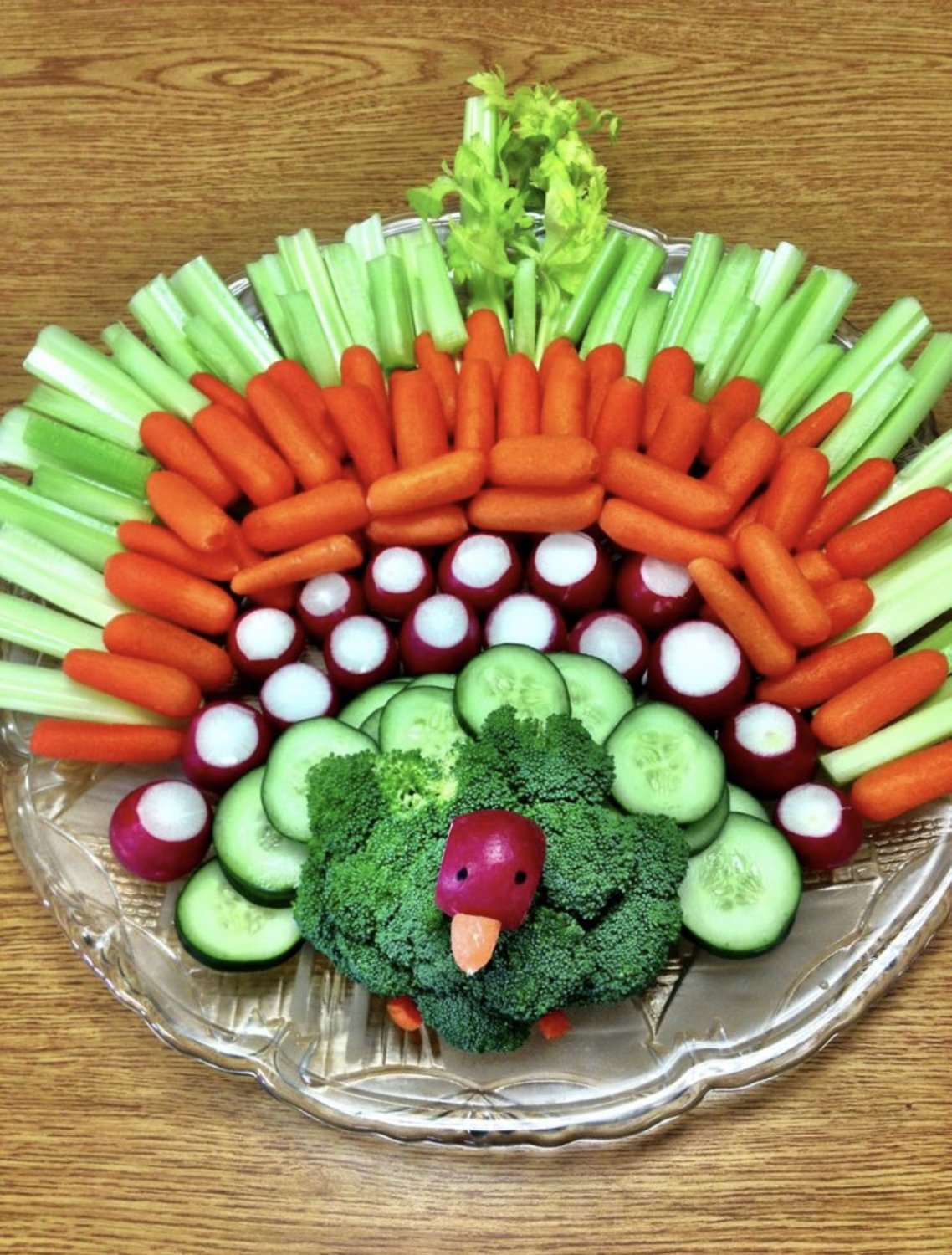 Solve Vegetable Platter jigsaw puzzle online with 80 pieces