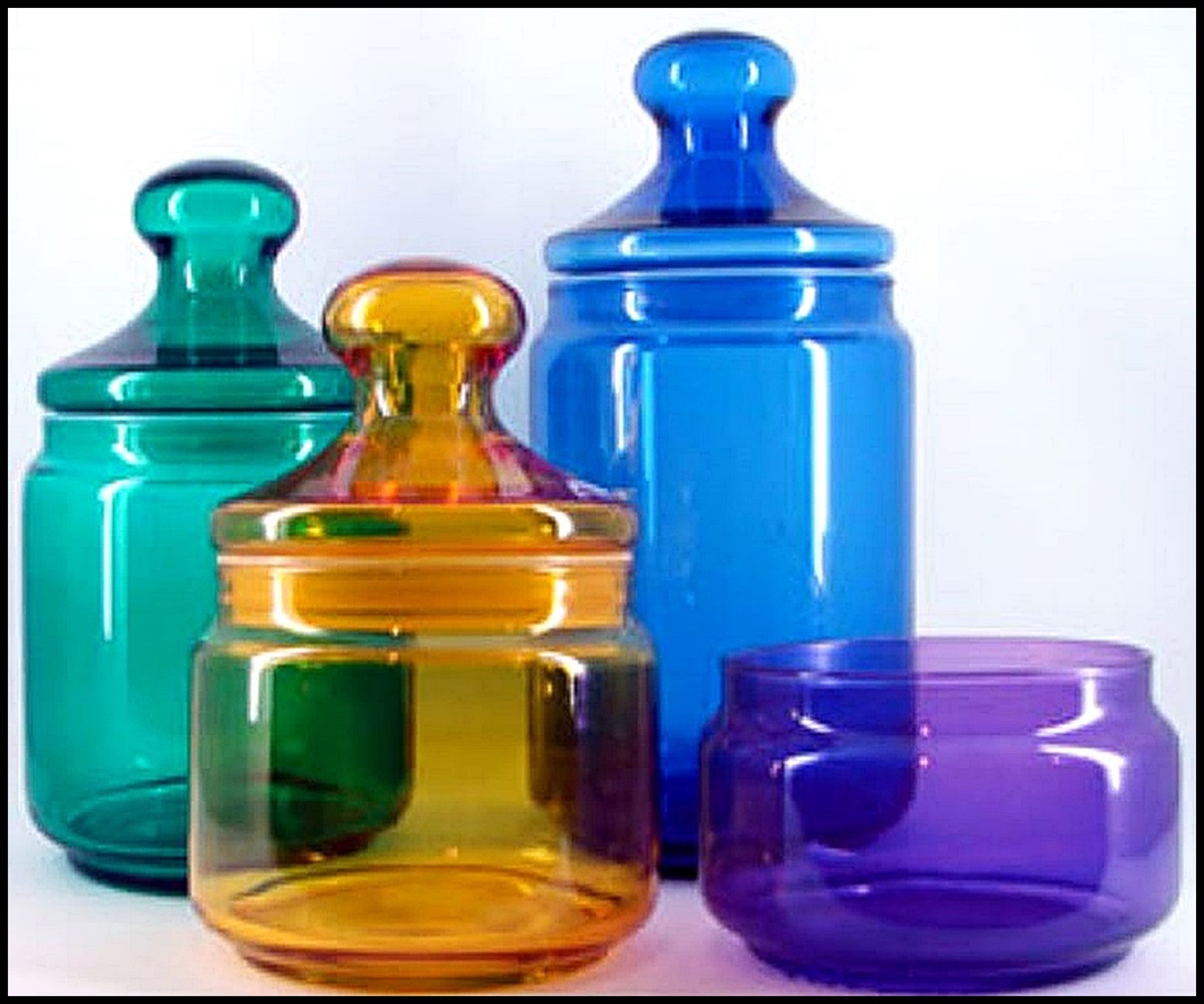 Solve Glass Storage Jars jigsaw puzzle online with 304 pieces