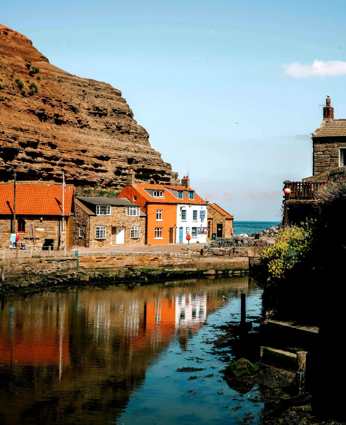 Solve village jigsaw puzzle online with 42 pieces