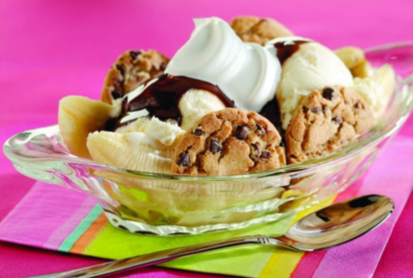 Solve Banana split icecream jigsaw puzzle online with 352 pieces