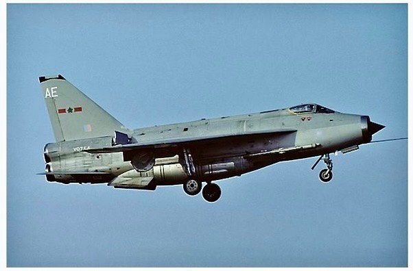 Solve English Electric Lightning jigsaw puzzle online with 70 pieces