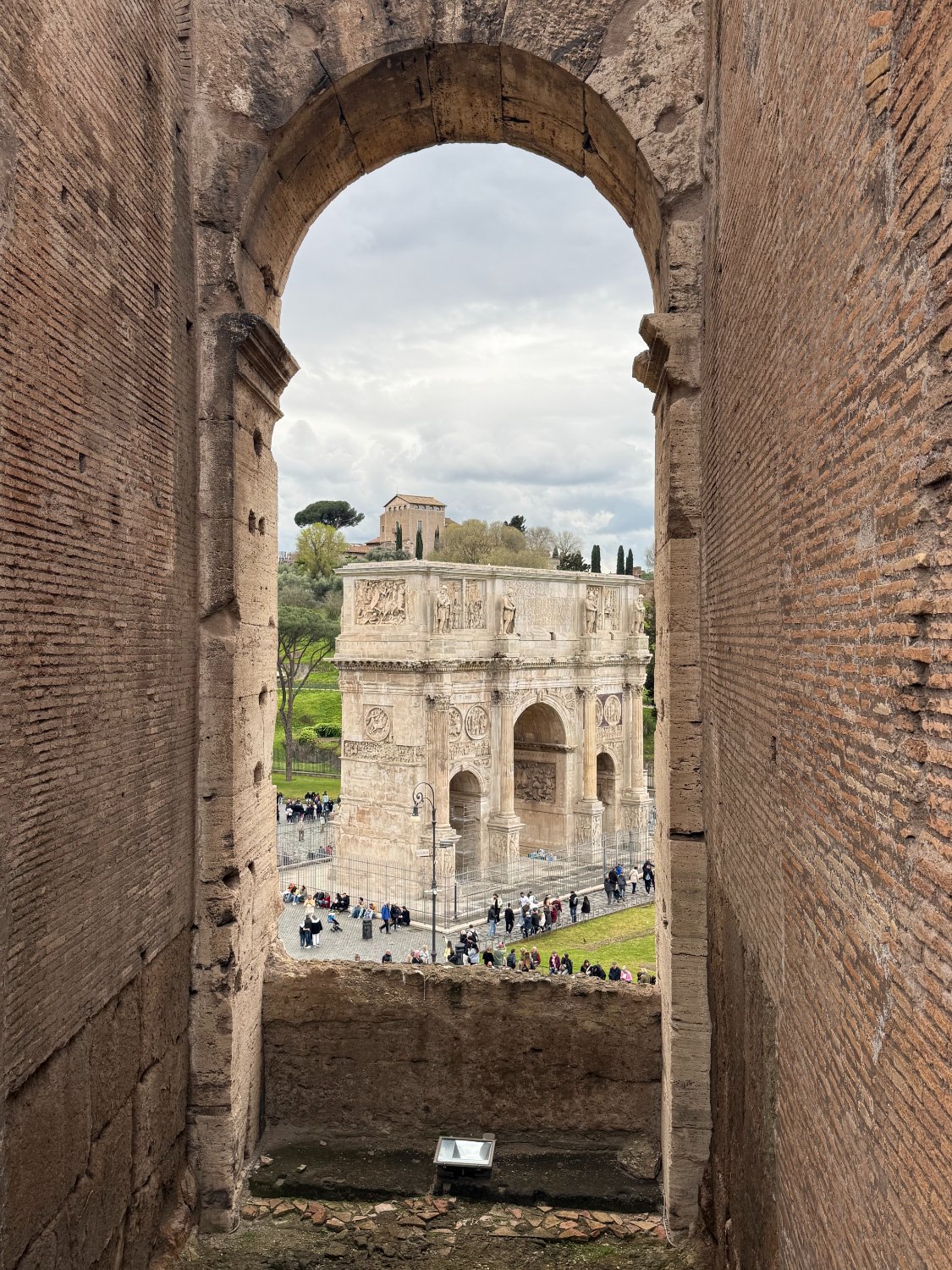 Solve View from Coleseum jigsaw puzzle online with 594 pieces