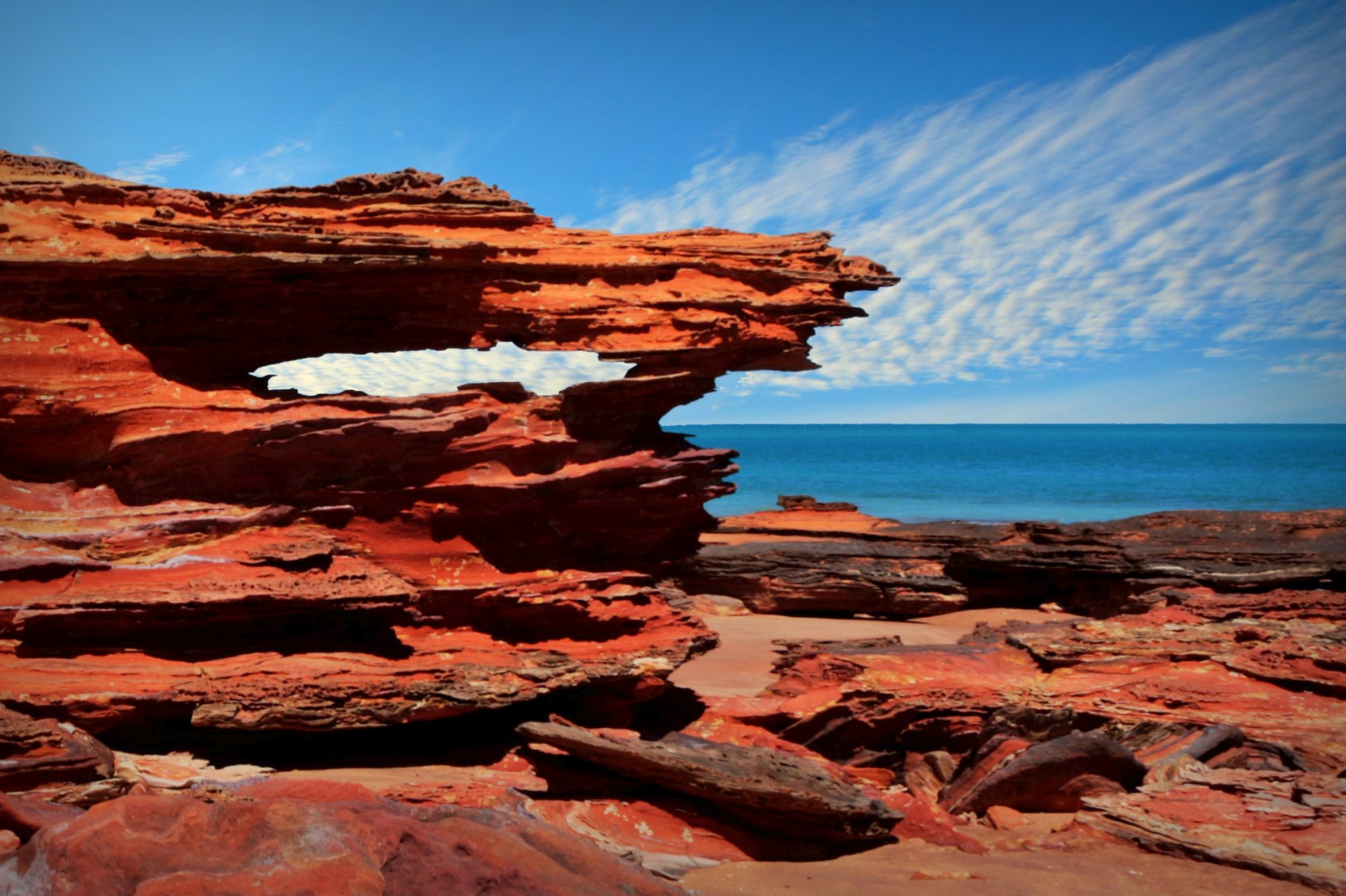 Solve Red Rocks jigsaw puzzle online with 77 pieces
