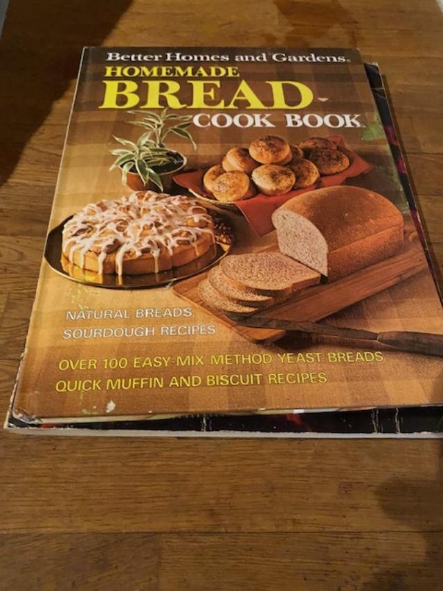 Solve Homemade bread cookbook jigsaw puzzle online with 20 pieces