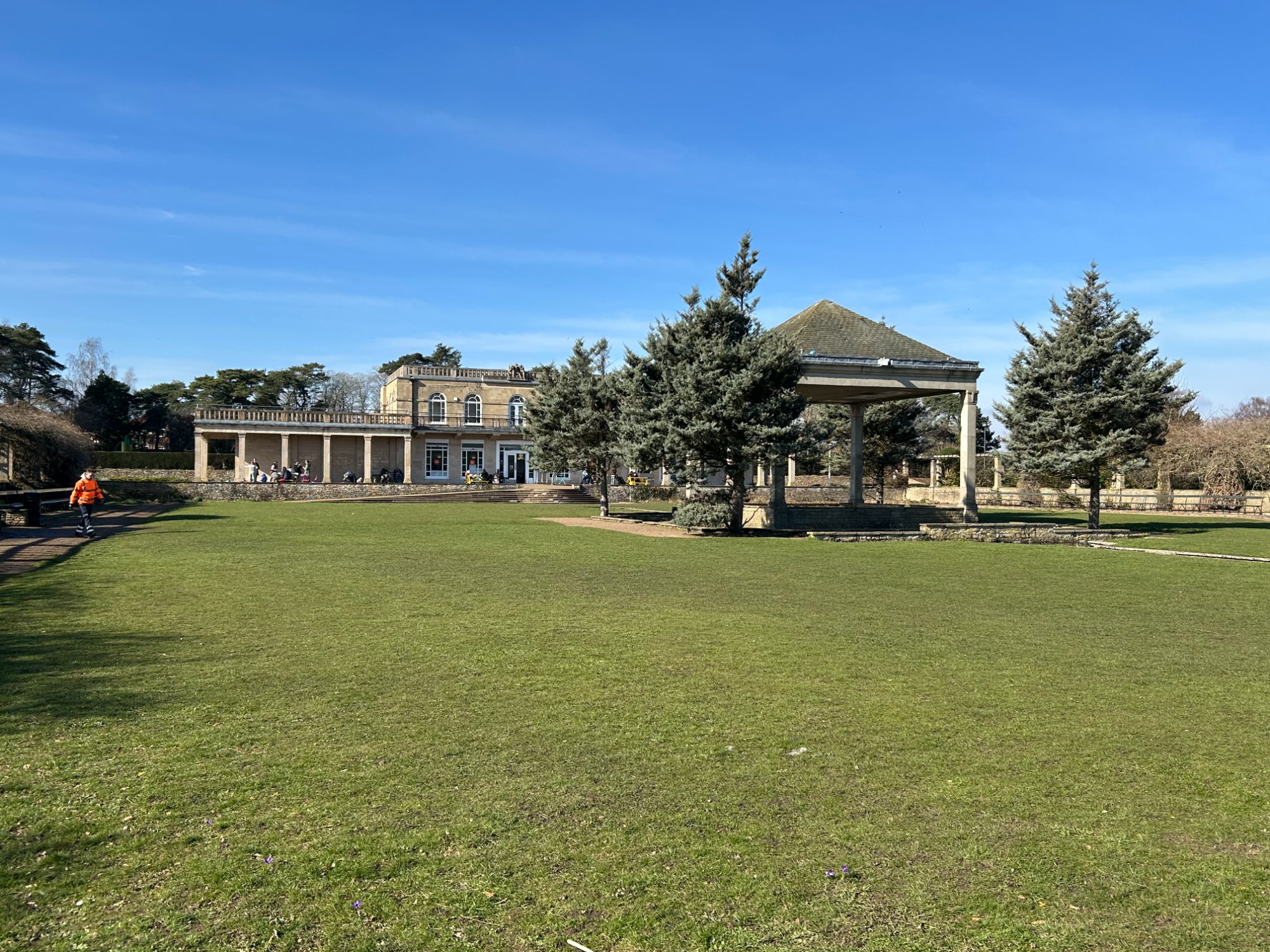 Solve Waterloo Park jigsaw puzzle online with 80 pieces