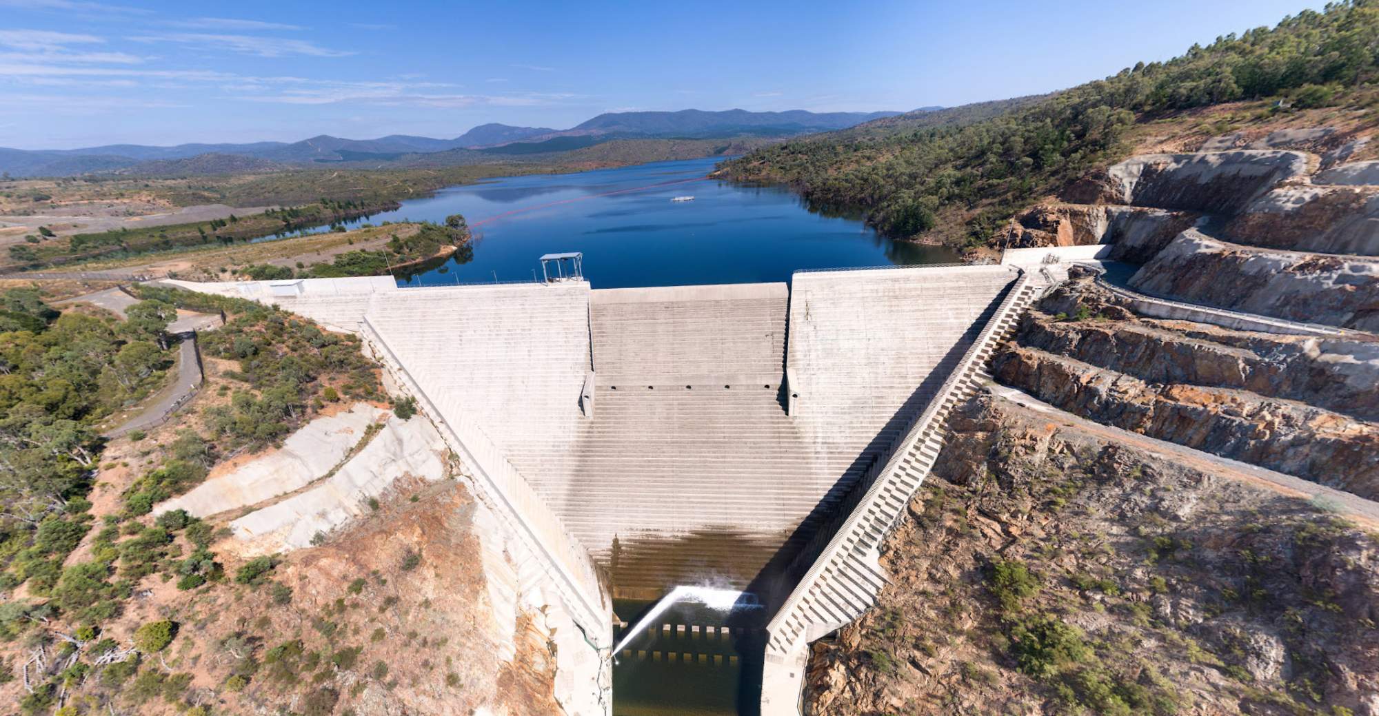 Solve Cotter dam jigsaw puzzle online with 561 pieces