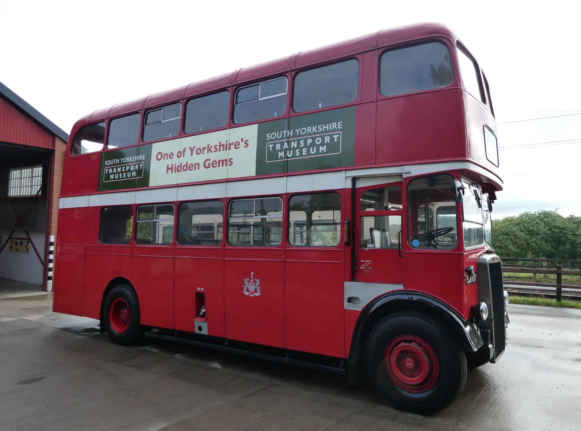 Jigsaw Puzzle | 204 pieces | 1963 Leyland Titan Bus | Jigidi
