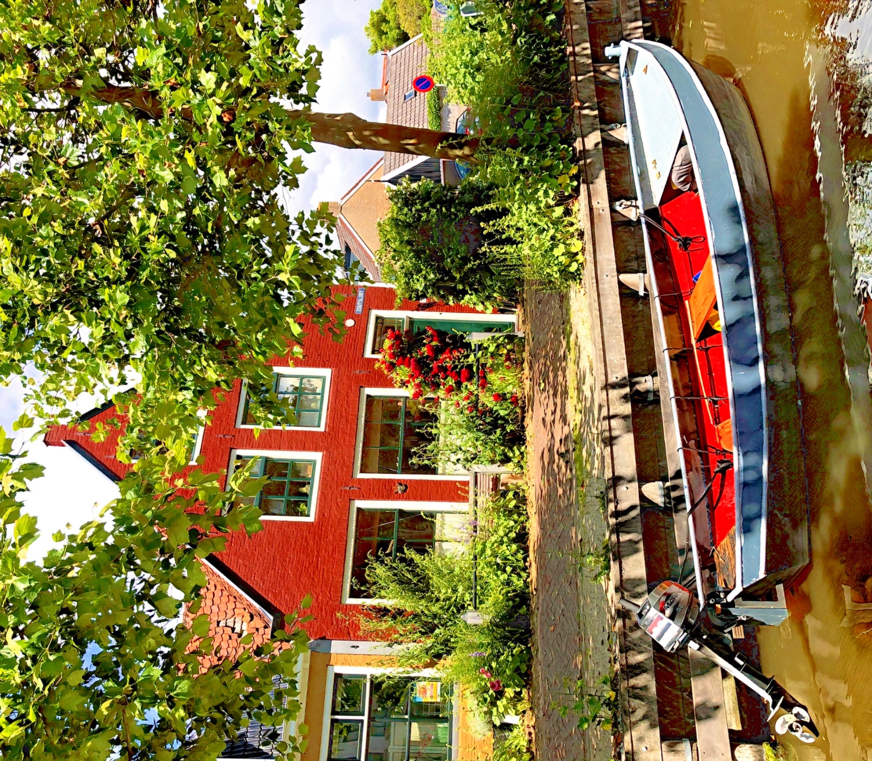 Solve Sideways 😎 jigsaw puzzle online with 72 pieces