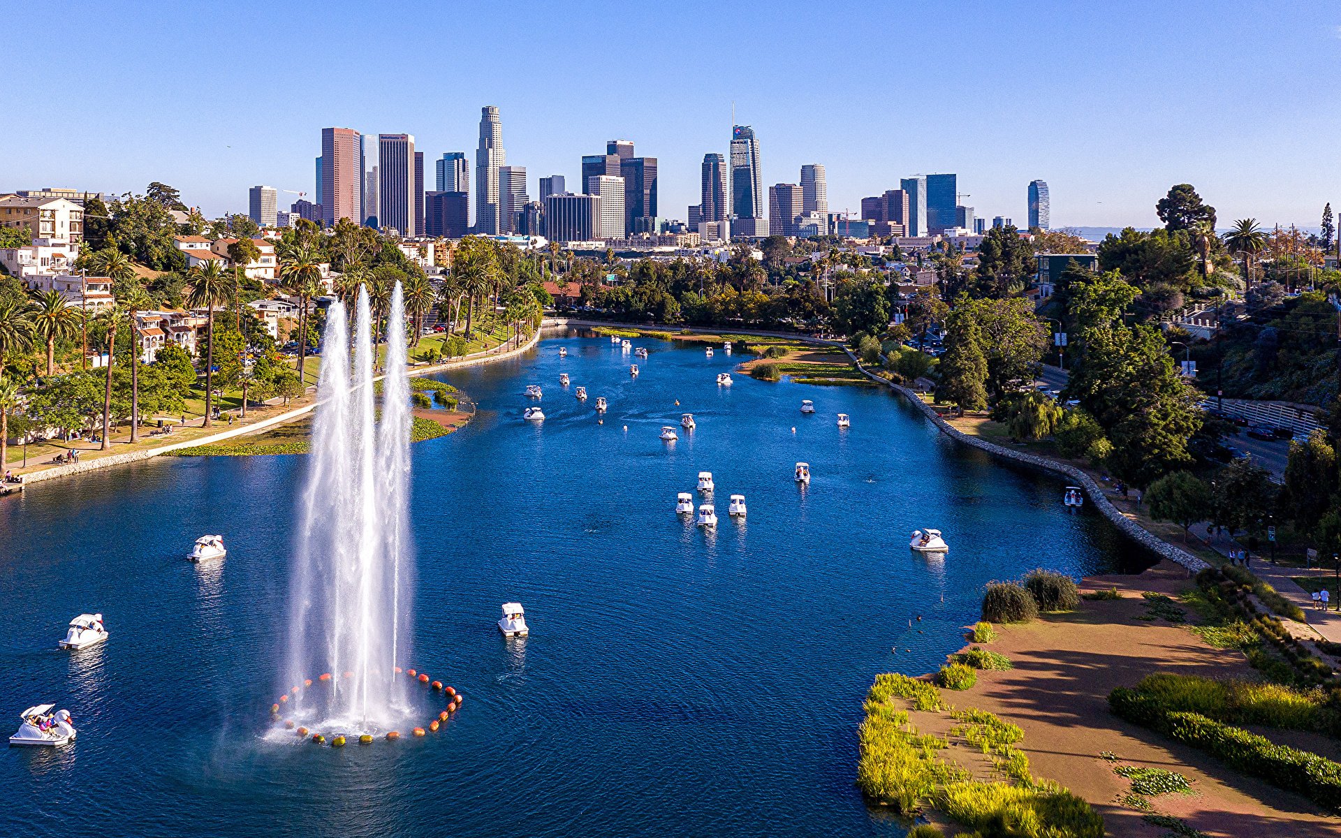 Solve USA_Echo_Park_California_Los_Angeles jigsaw puzzle online with 160 pieces