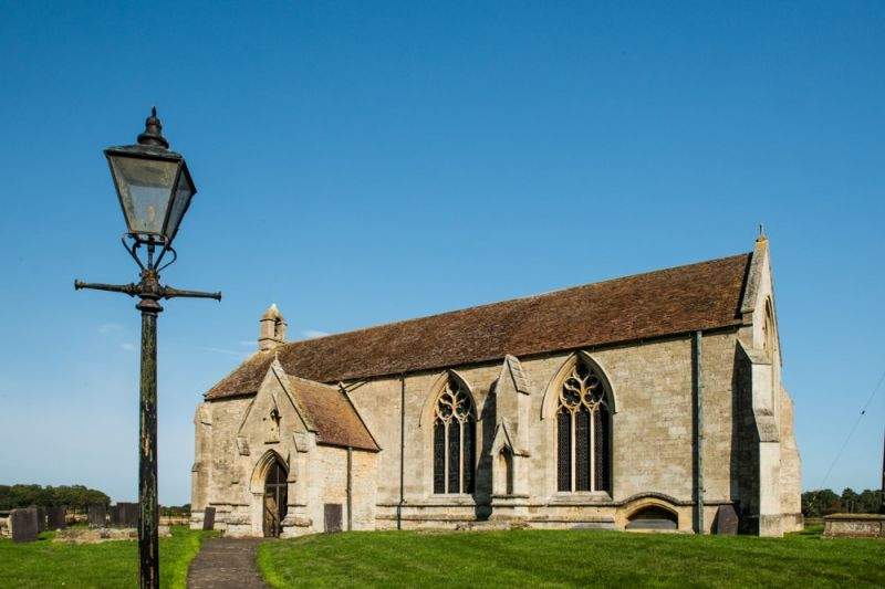 Solve Kyme Priory jigsaw puzzle online with 35 pieces