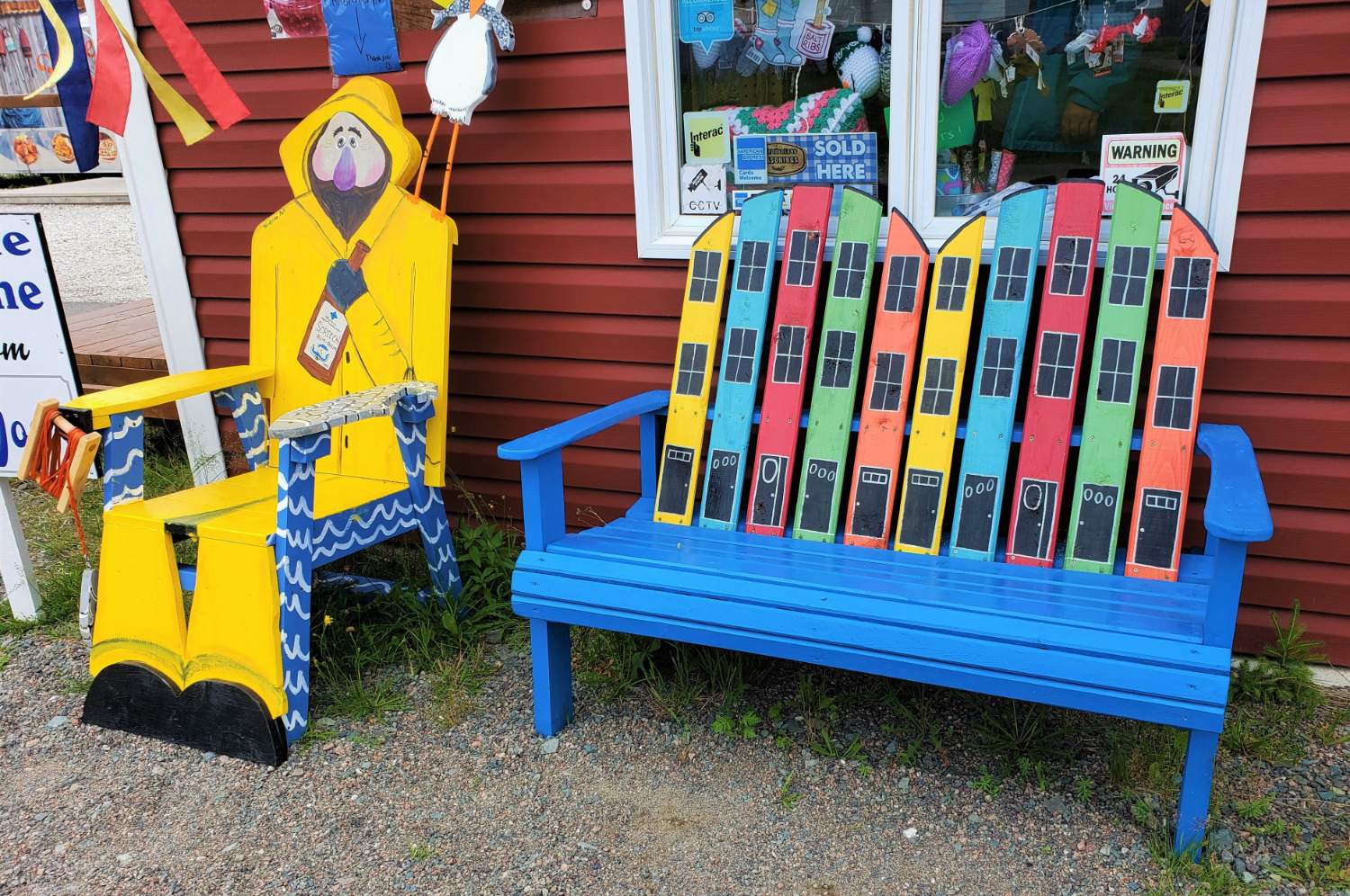 Solve Creative Bench & Chair jigsaw puzzle online with 77 pieces