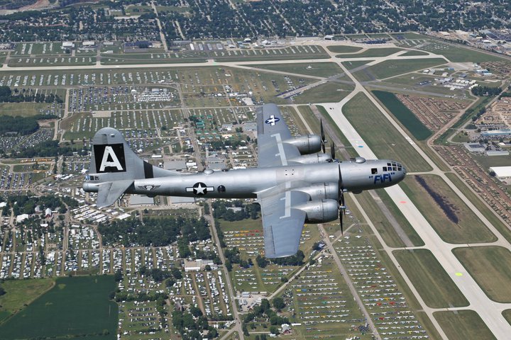 Solve FIFI Soars jigsaw puzzle online with 96 pieces