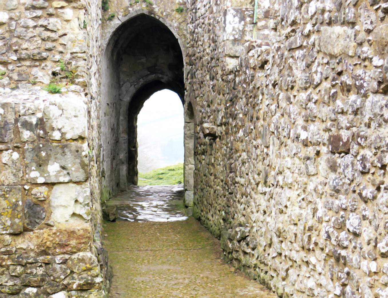 Solve Castle Archway jigsaw puzzle online with 35 pieces