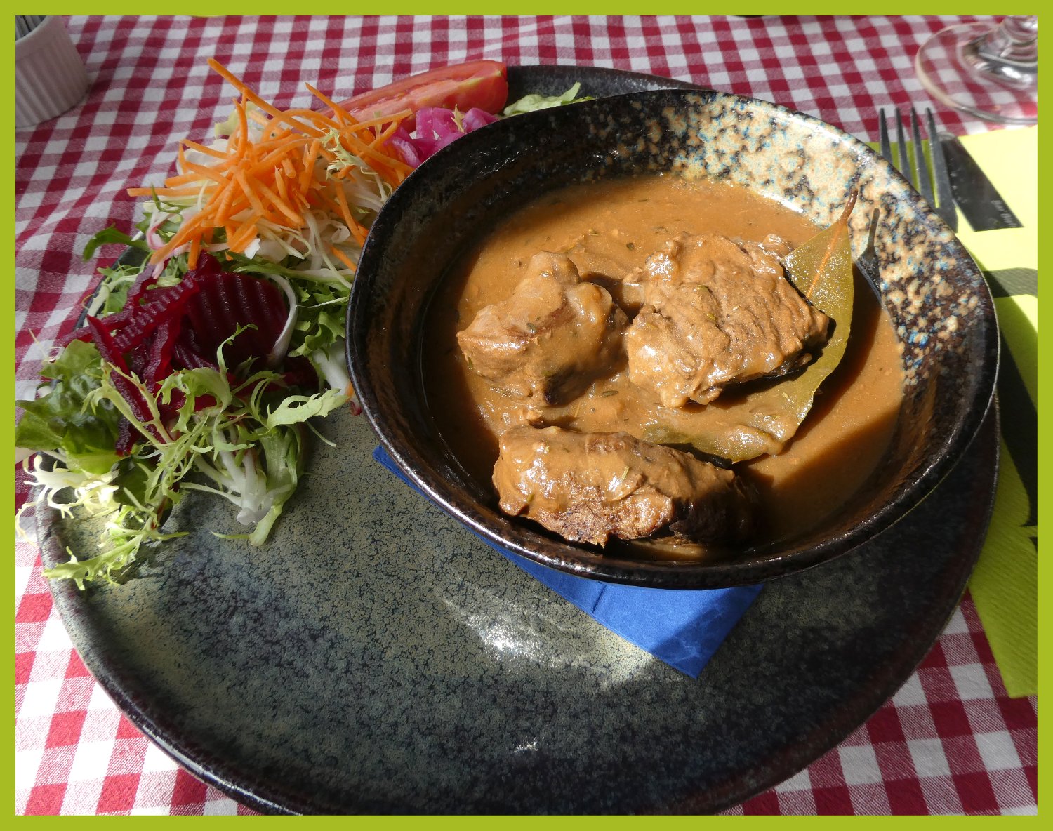 Solve Belgian stew. Stoofvlees op z'n Belgisch. jigsaw puzzle online ...