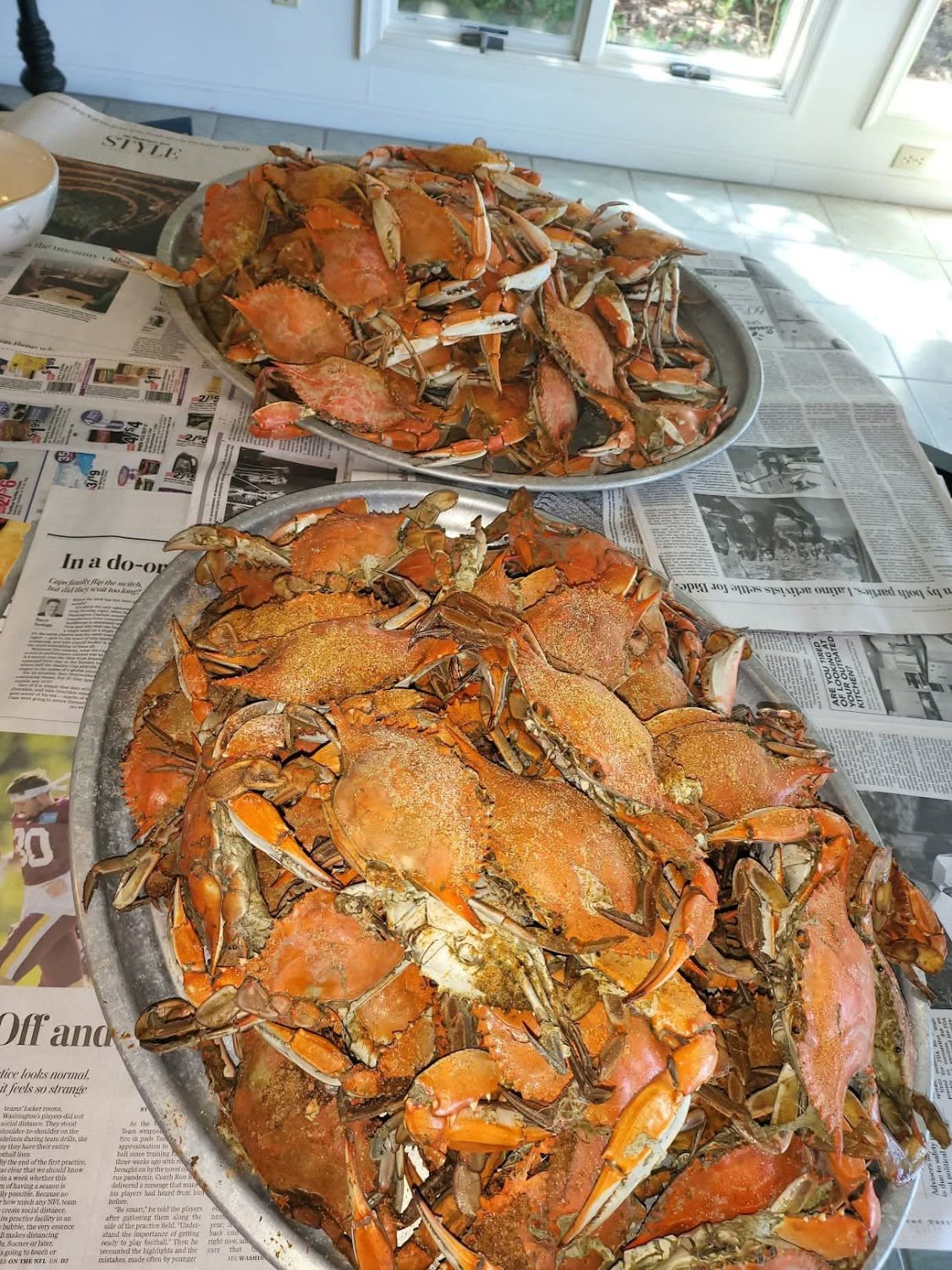 Solve Maryland blue crabs jigsaw puzzle online with 130 pieces