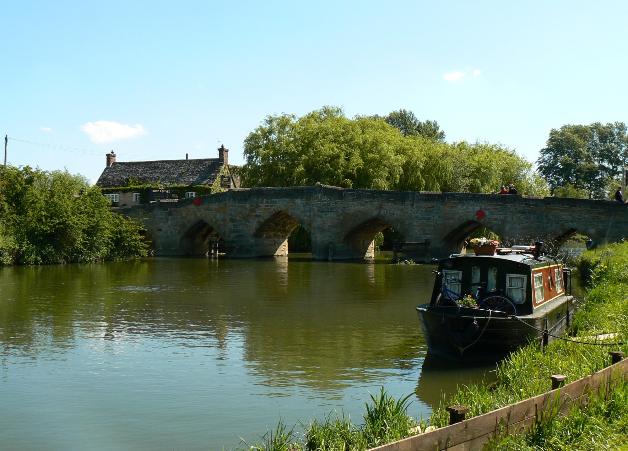 Solve Upper Thames River, England jigsaw puzzle online with 150 pieces