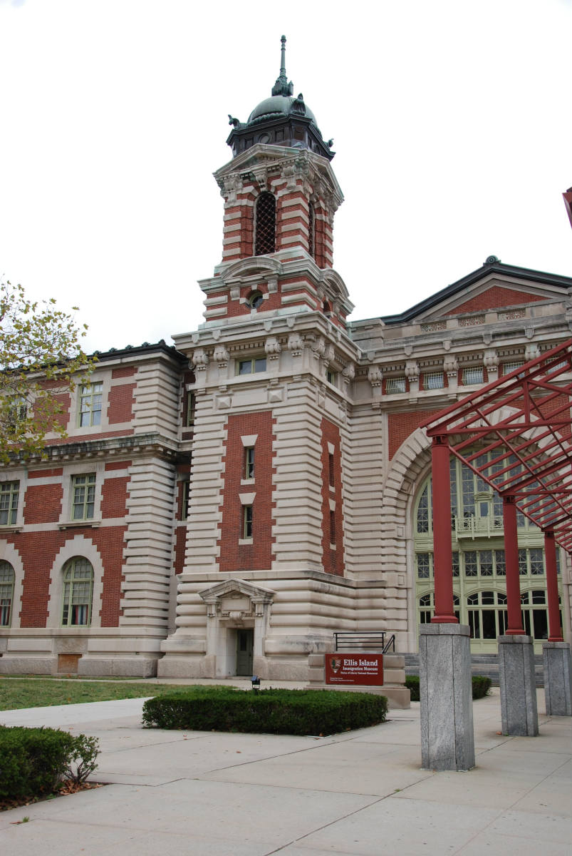 Solve Ellis Island Immigration Museum #1 jigsaw puzzle online with 260 ...