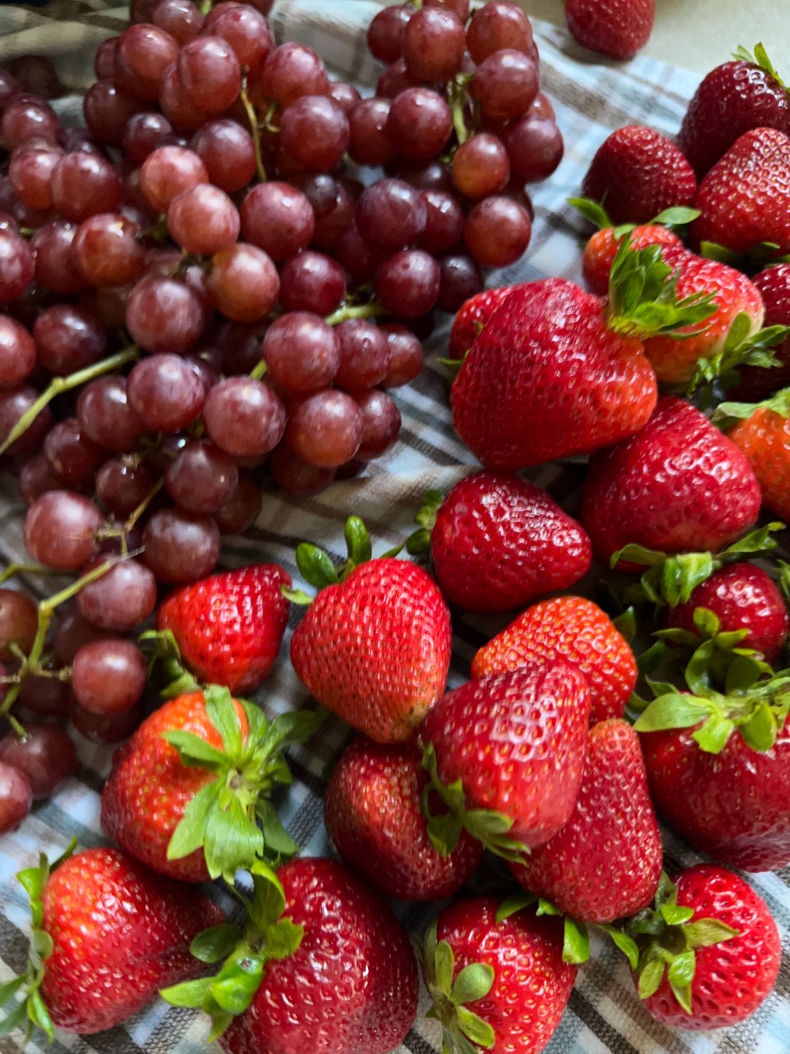 Solve Fruits for deliciousness jigsaw puzzle online with 63 pieces