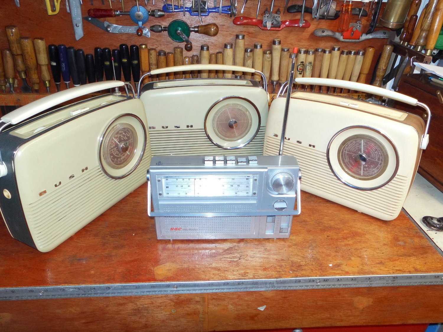 Solve Bush portable radios, 1962, with a more modern (1980)GEC radio ...