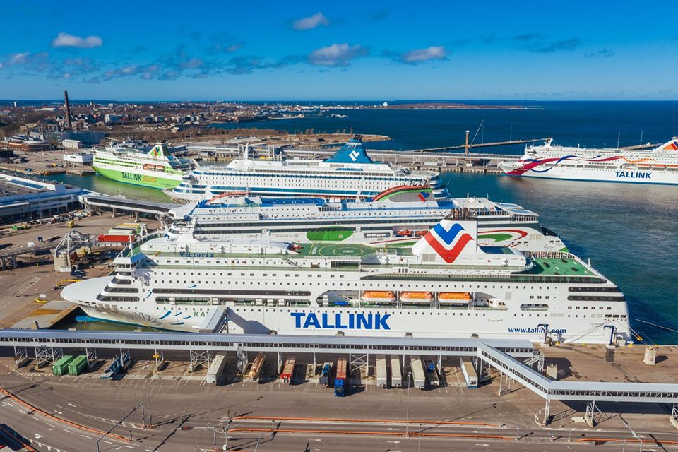 Solve All five Tallink ships in Tallink jigsaw puzzle online with 24 pieces