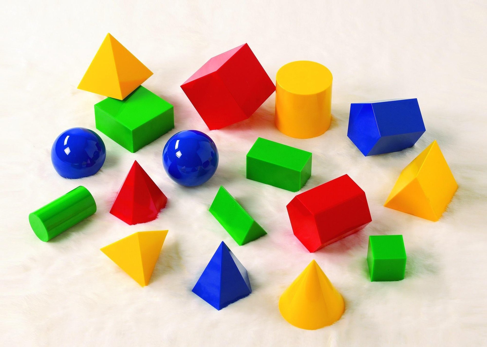 Solve Geometric Shapes ♦️🟪🔵 jigsaw puzzle online with 108 pieces