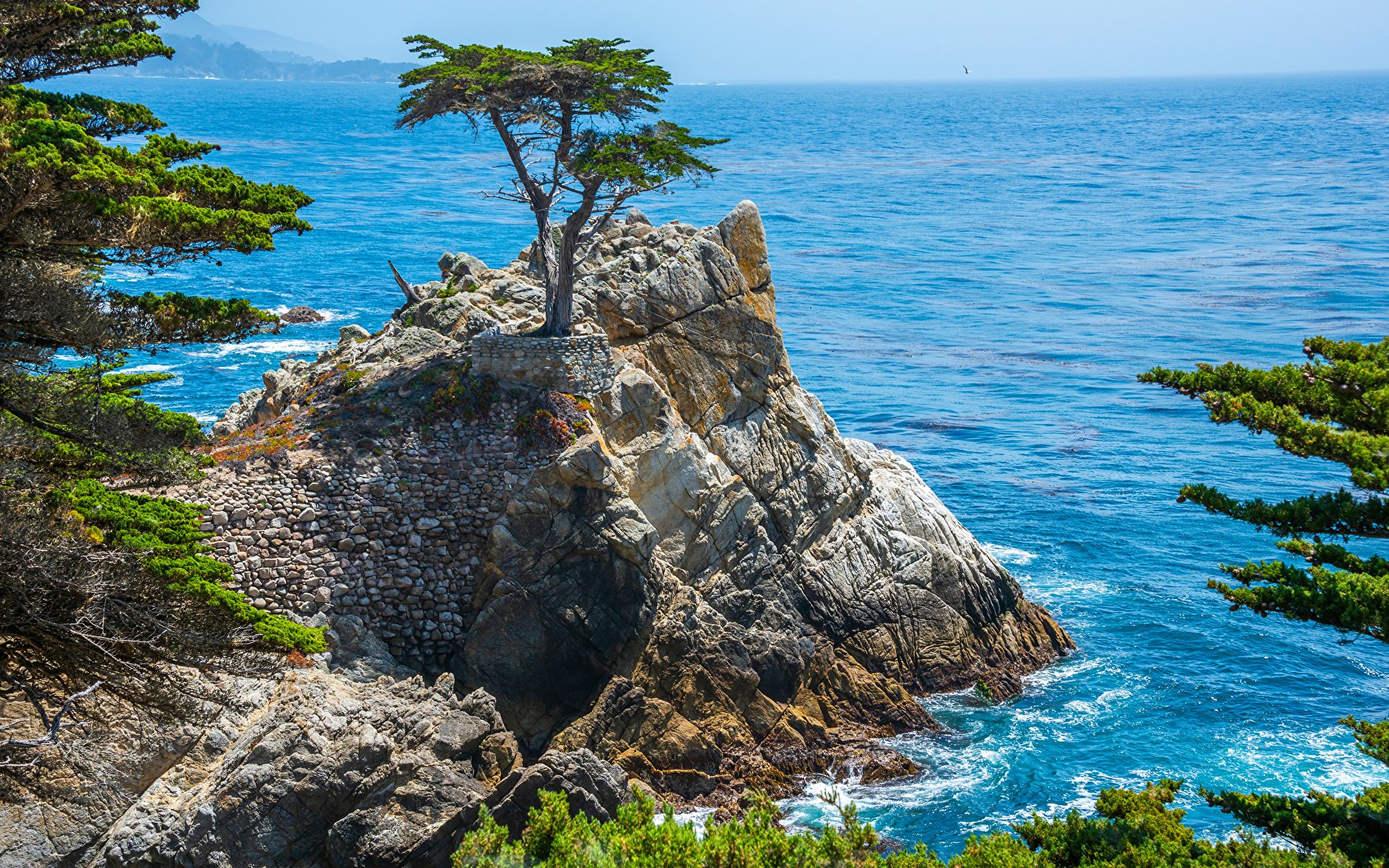 Solve USA_Ocean_Pebble_Beach_California jigsaw puzzle online with 160 ...