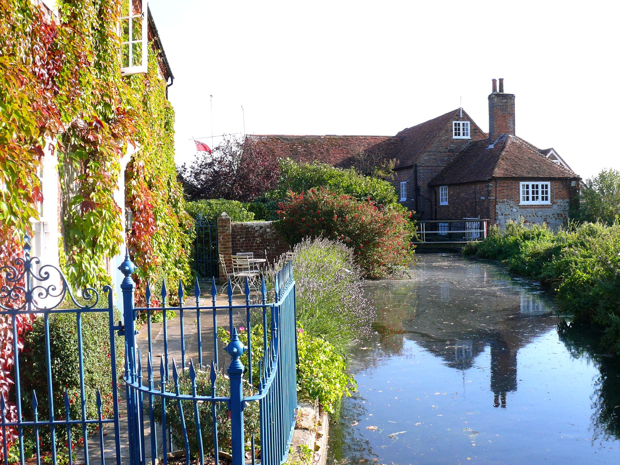 Solve Village Scene jigsaw puzzle online with 374 pieces