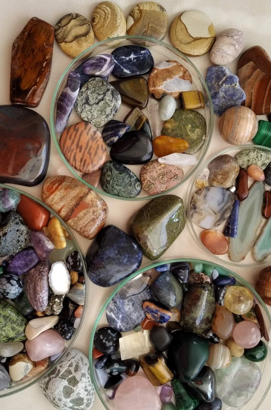 Solve stones - kameny jigsaw puzzle online with 77 pieces