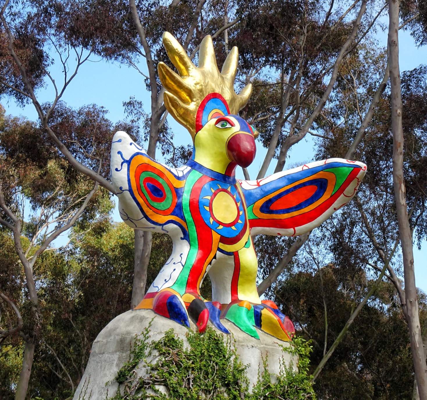 Solve UCSD - Niki de St Phalle's Sun God Statue jigsaw puzzle online ...