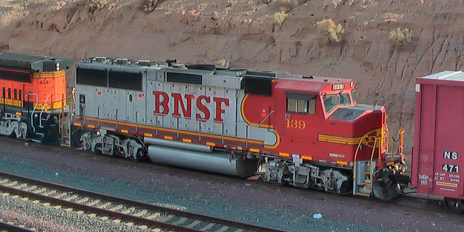 Solve Santa Fe - Mixpaint - BNSF 139 jigsaw puzzle online with 325 pieces