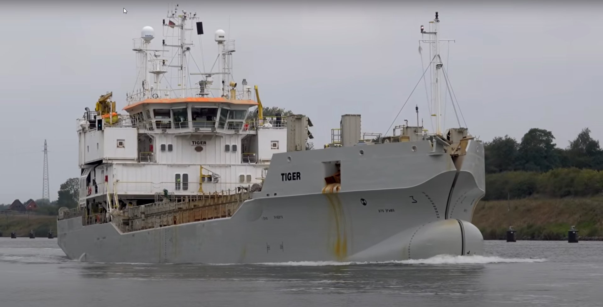 Solve Tiger Motor Hopper Kiel Canal Germany jigsaw puzzle online with ...