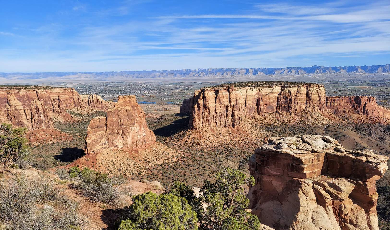 Solve Colorado National Monument jigsaw puzzle online with 104 pieces