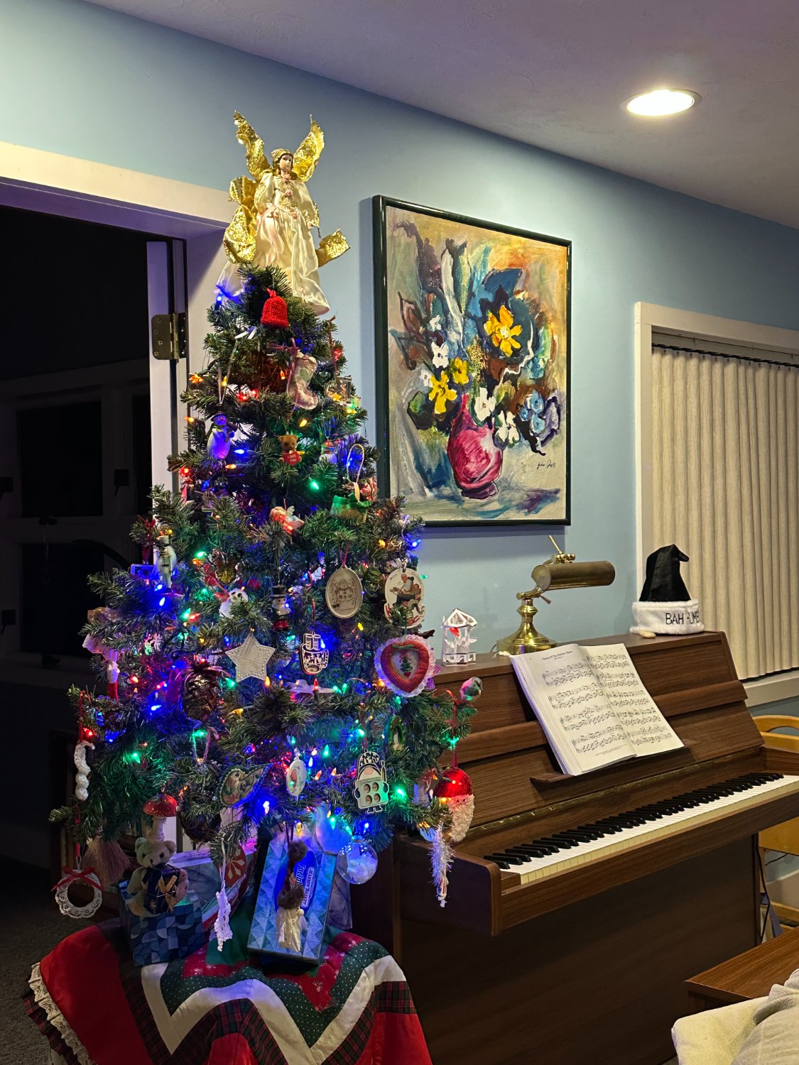 Solve Ready for Christmas! jigsaw puzzle online with 63 pieces