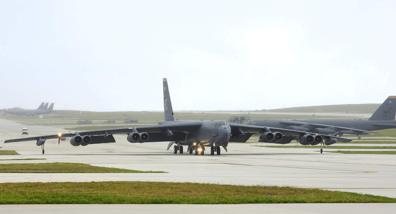 Solve planes b52 with sagging wings refore take off. jigsaw puzzle ...