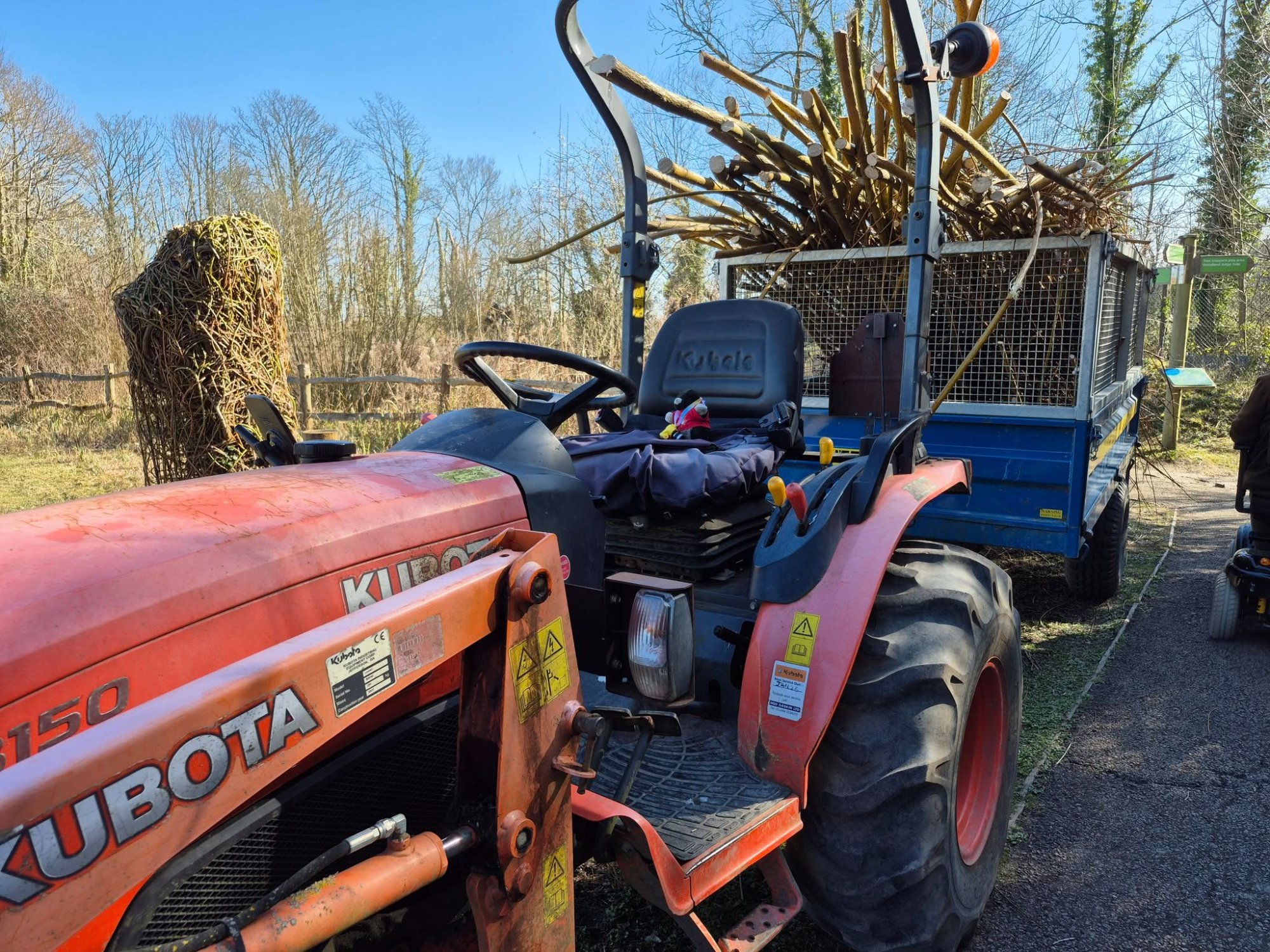 Solve Diggy's Tractor jigsaw puzzle online with 88 pieces