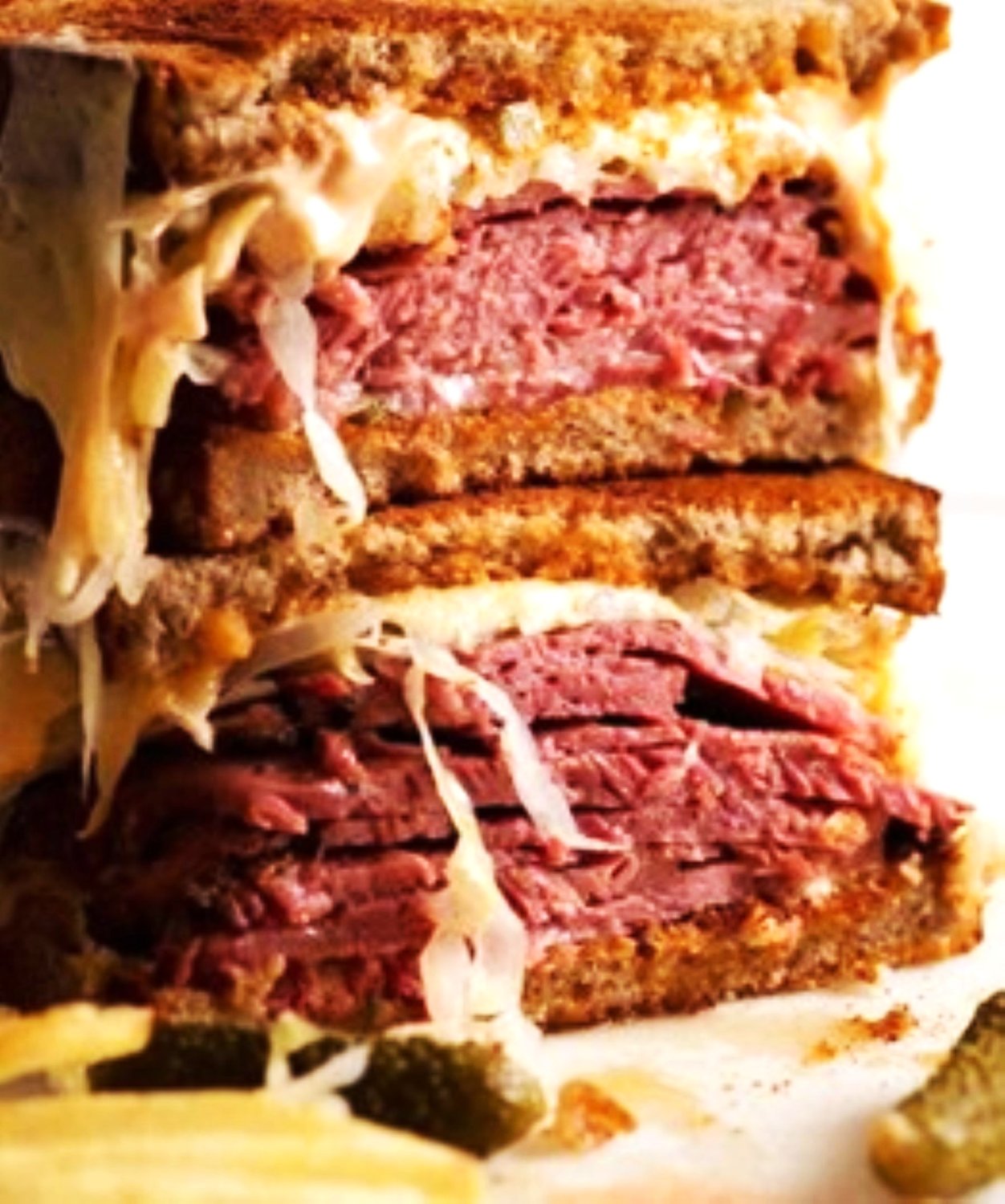 Solve Dynamic Reuben sandwich jigsaw puzzle online with 154 pieces