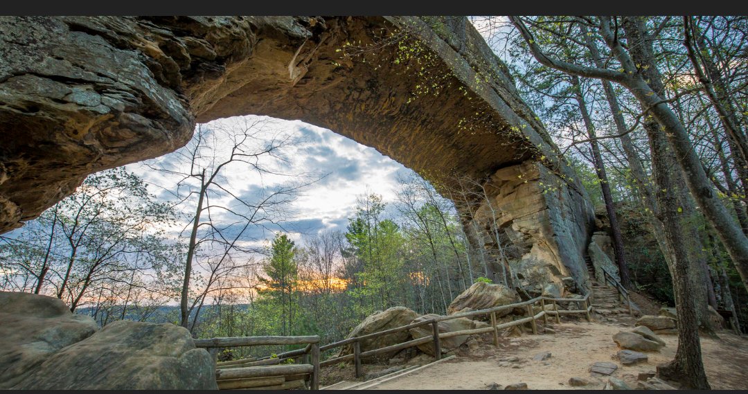 Jigsaw Puzzle | 91 pieces | View Through a Rock Arch | Jigidi
