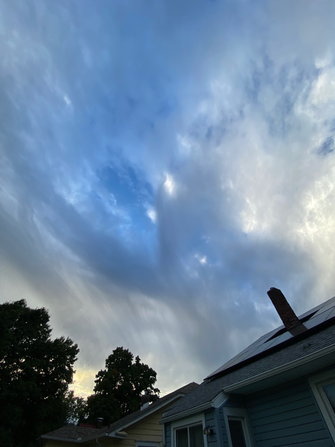 Solve Cool cloud formation jigsaw puzzle online with 500 pieces
