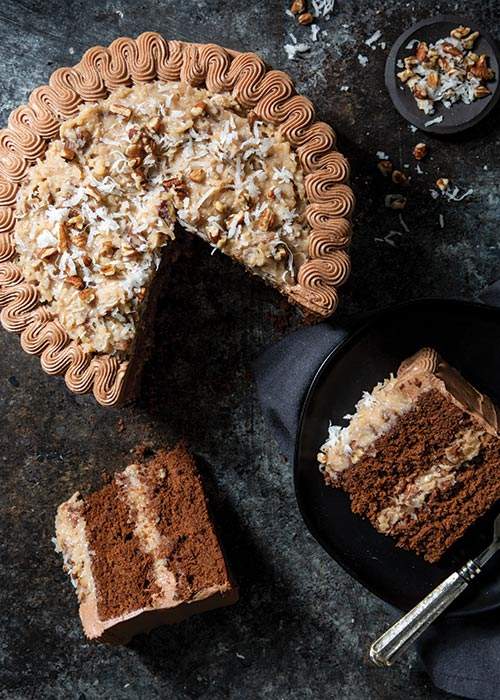 Solve German Chocolate Cake jigsaw puzzle online with 24 pieces