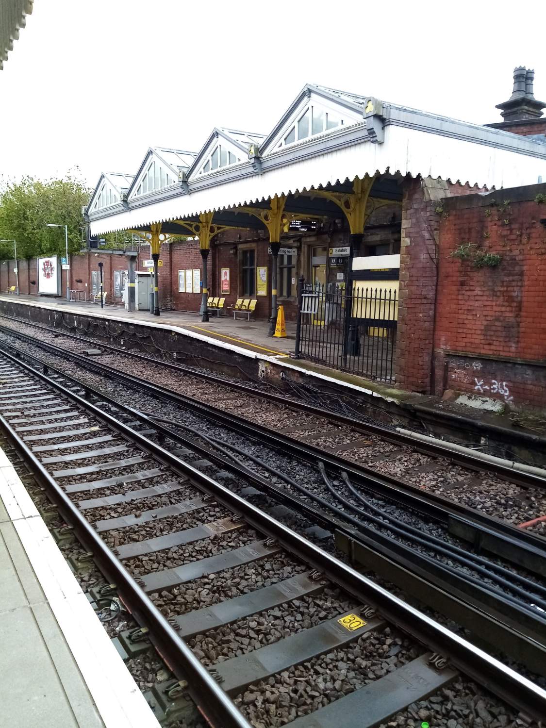 Solve Birkdale Station jigsaw puzzle online with 130 pieces