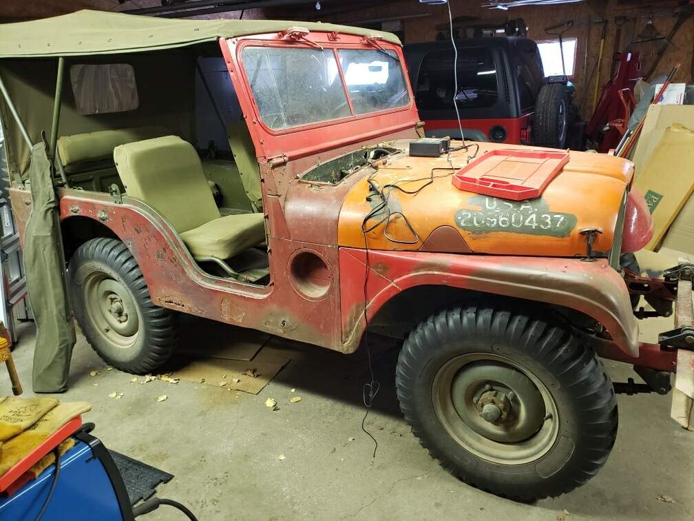 Solve Jeep jigsaw puzzle online with 108 pieces