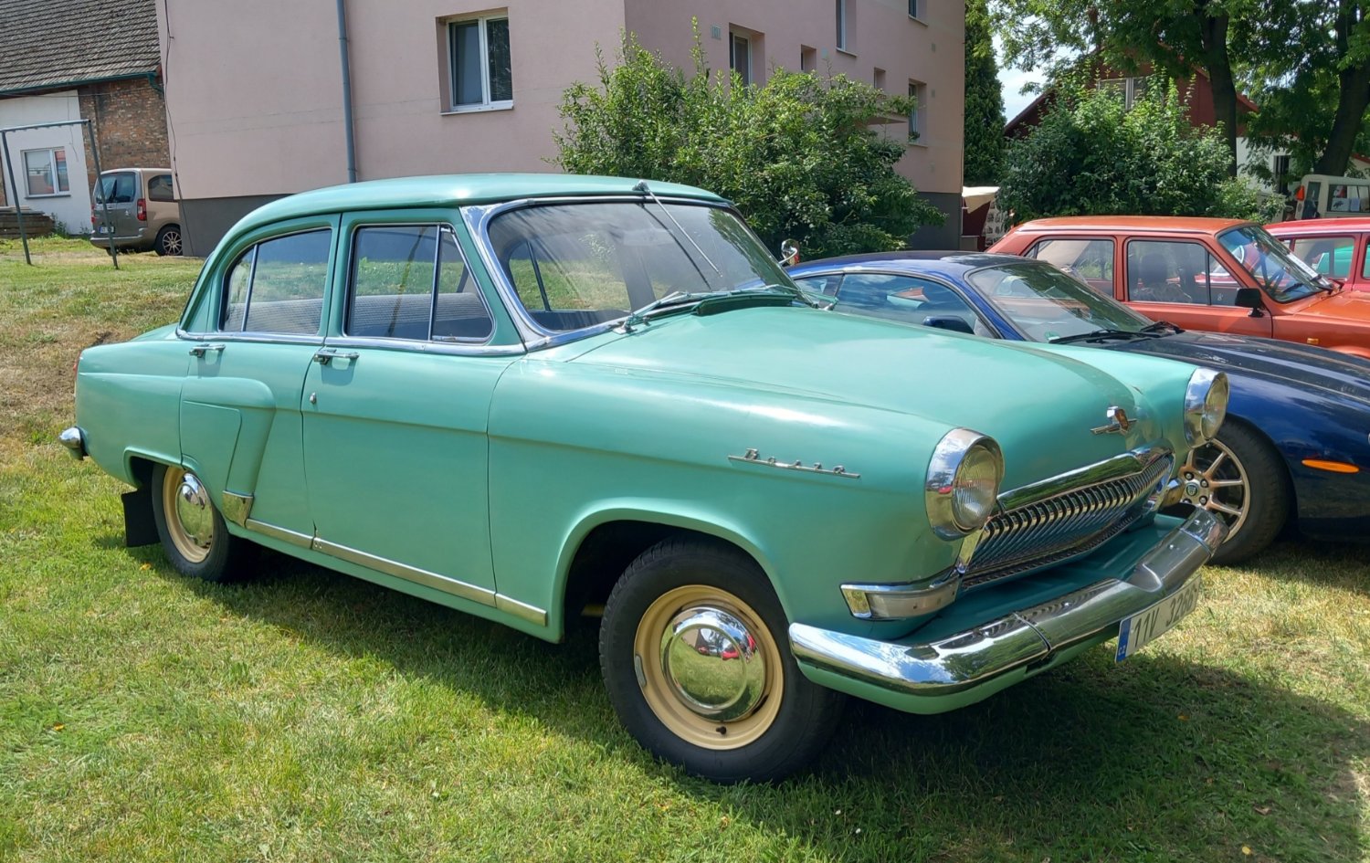 Solve Volha 24 jigsaw puzzle online with 12 pieces